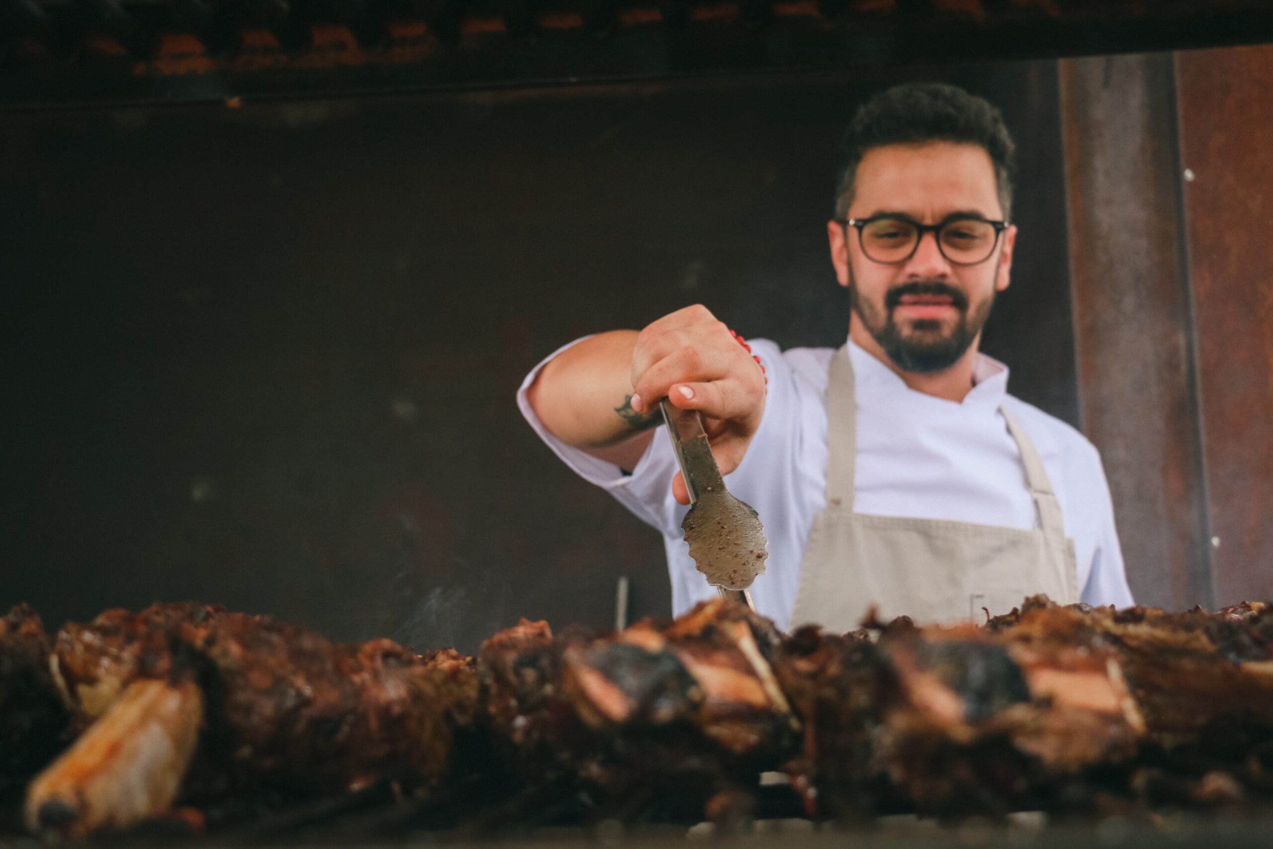 Iván Azar, el chef que explora sabores mendocinos - The Wine Time