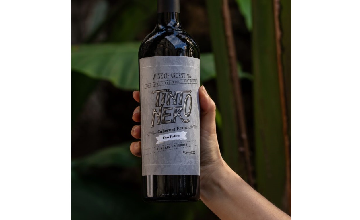 El vino "Tinto Negro" de Bodega Mil Suelos cambia de nombre - The Wine Time