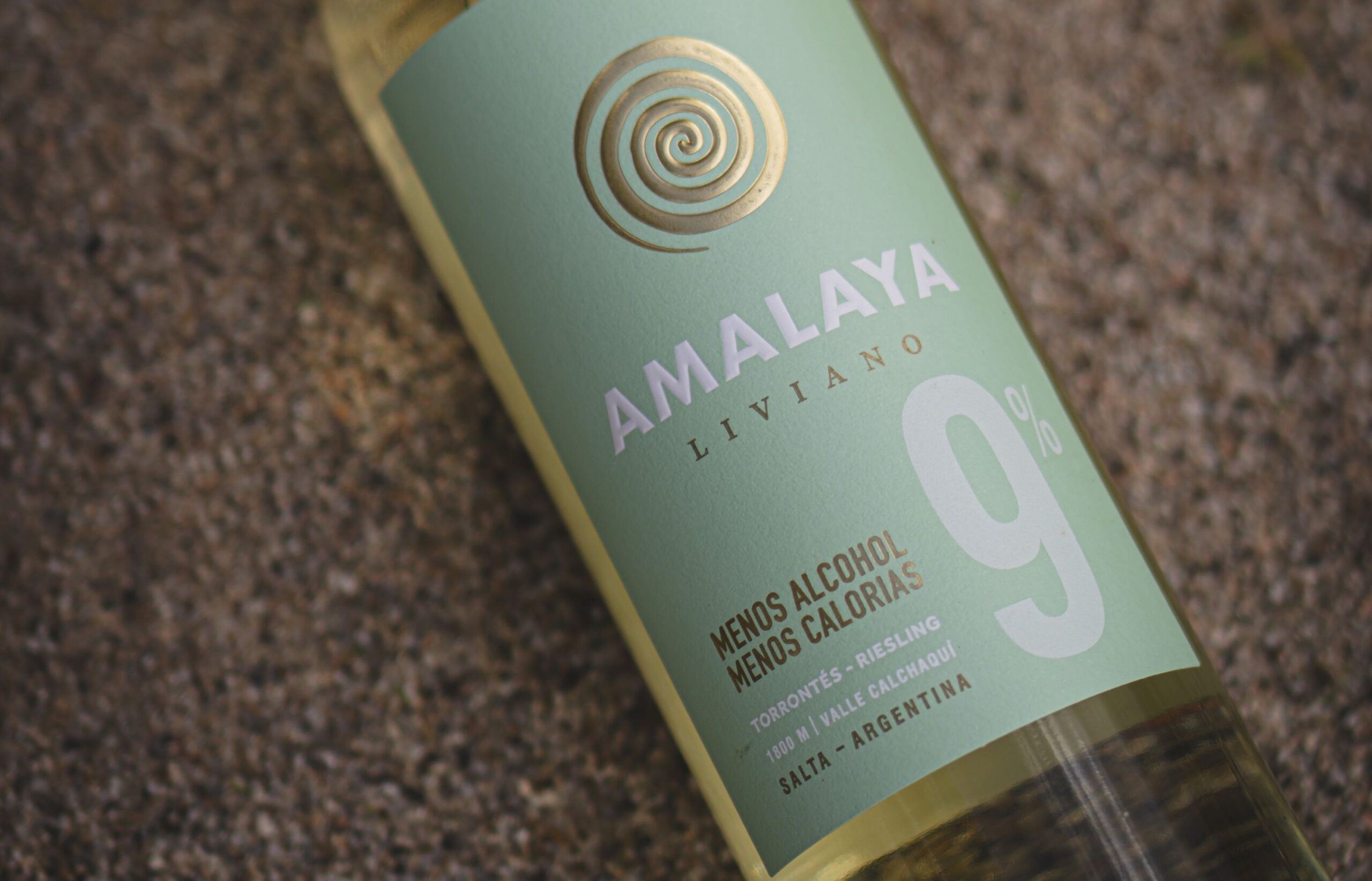 Bodega Amalaya lanzó un blend de Torrontés y Riesling con sólo 9% de ...